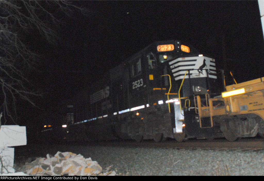 NS SD70 2523 on 21Q